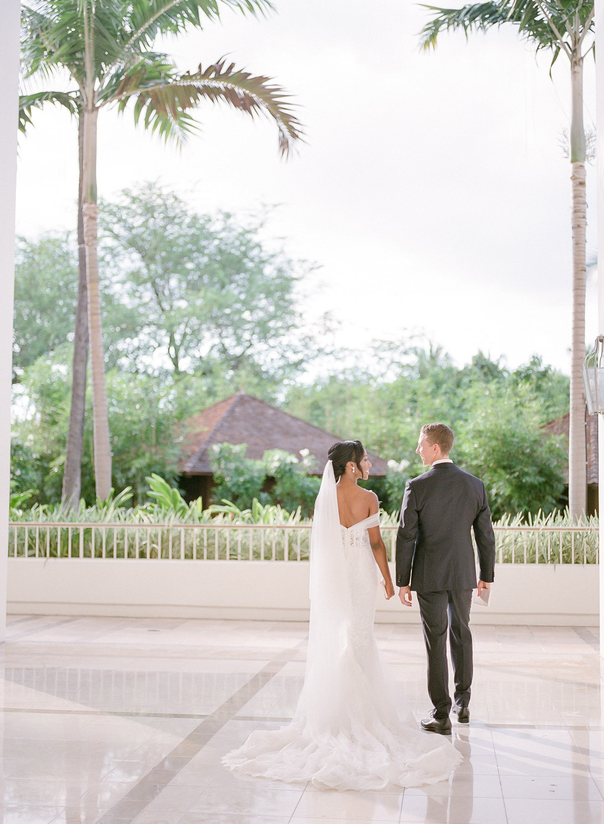 Tropical Romantic Oahu Wedding at Lanikuhonua - kerryjeannephotography.com